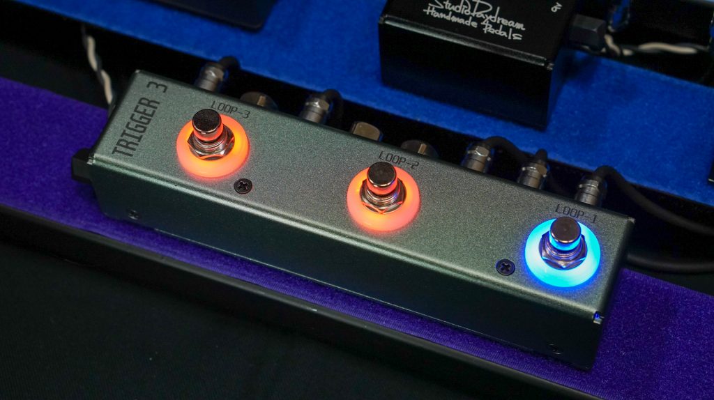 コンパクトで実用的なスイッチャーStudio Daydream “TRIGGER 3 V4.0” - cloudchair official website